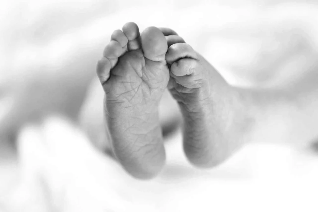 Trauer um Lia. Kind stirbt kurz nach der Geburt | DONAU 3 FM