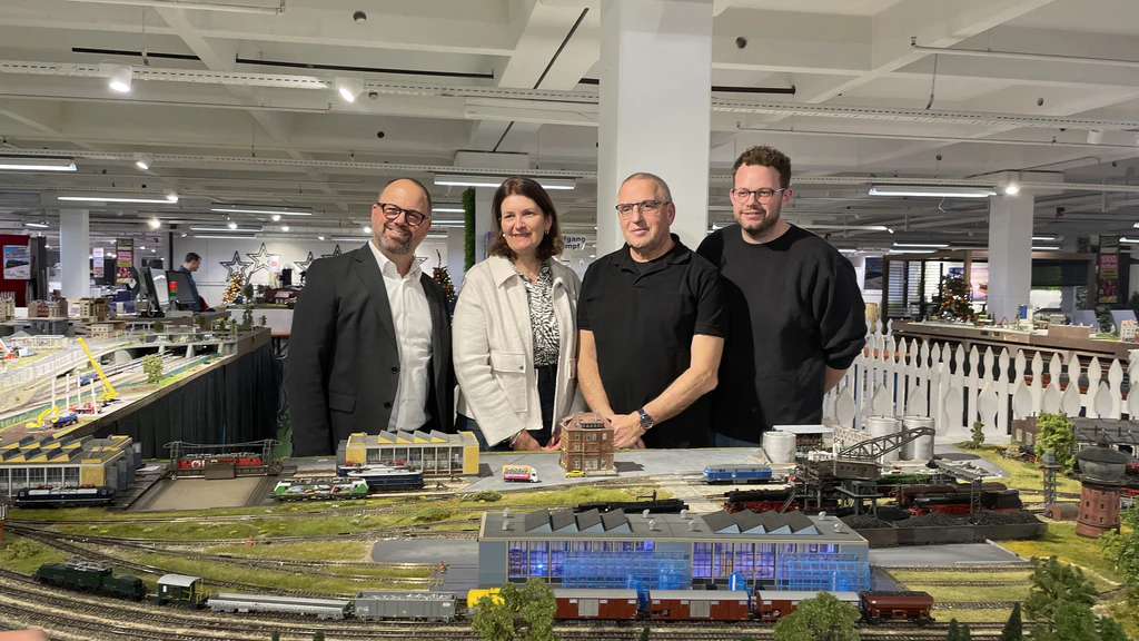 Möbel Inhofer eröffnet 25. Modelleisenbahn-Ausstellung | DONAU 3 FM