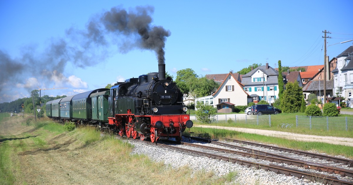 100 Jahre alte Dampflok fährt wieder