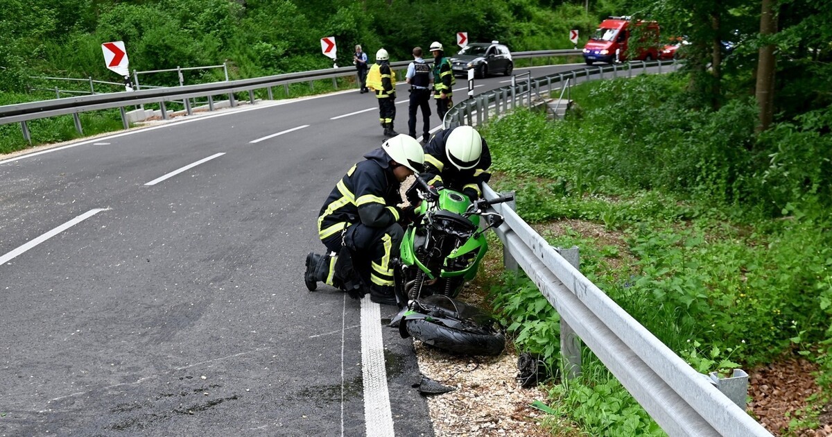 Blaustein: Motorradfahrer bekommt die Kurve nicht und wird schwer verletzt