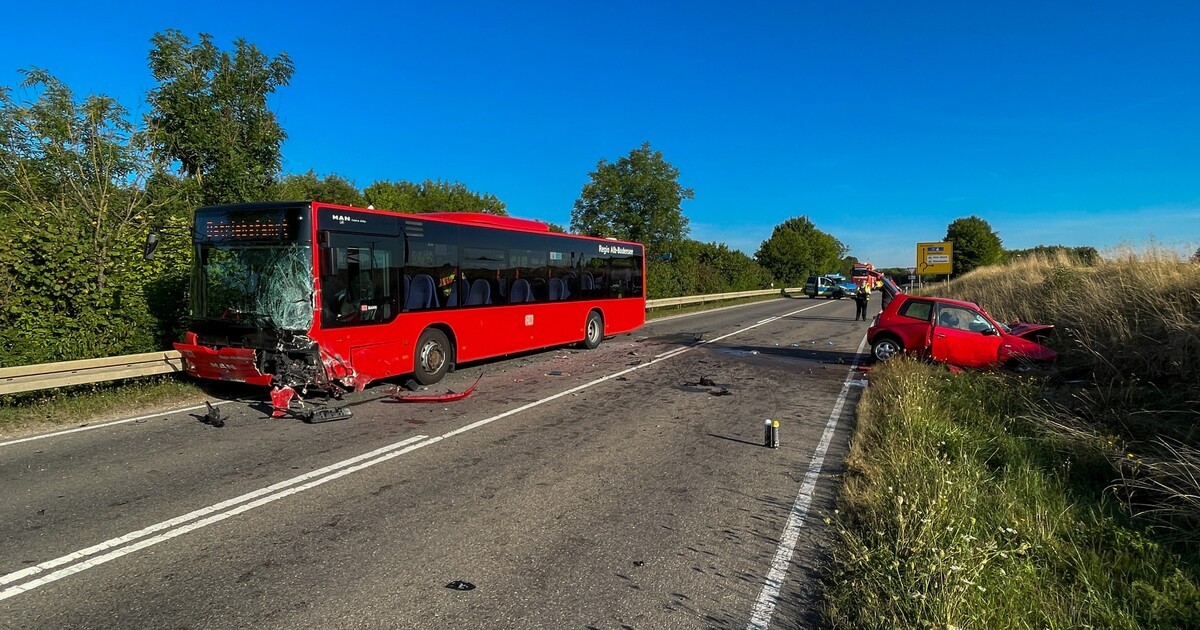 Ulm: Autofahrer stirbt bei Zusammenstoß mit Bus Ulm: Autofahrer stirbt bei Zusammenstoß mit Bus
