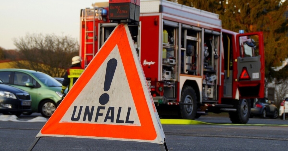 Schemmerhofen: 62-Jähriger kracht gegen Baum und stirbt | DONAU 3 FM