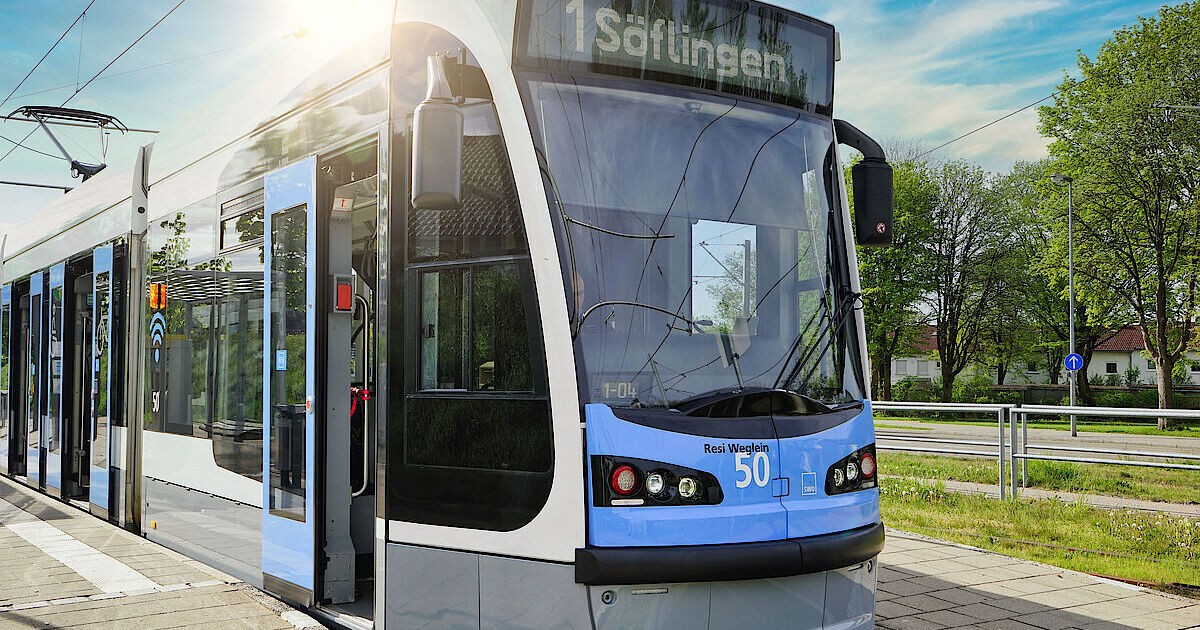 Ulm: Autofahrer übersieht Straßenbahn und stößt mit ihr zusammen ...