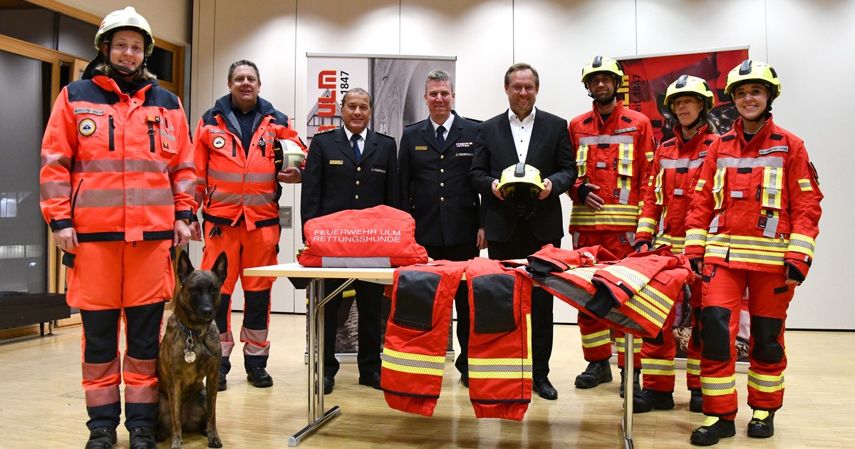 Feuerwehr Ulm stattet Rettungshundestaffel mit neuer Schutzausrüstung ...